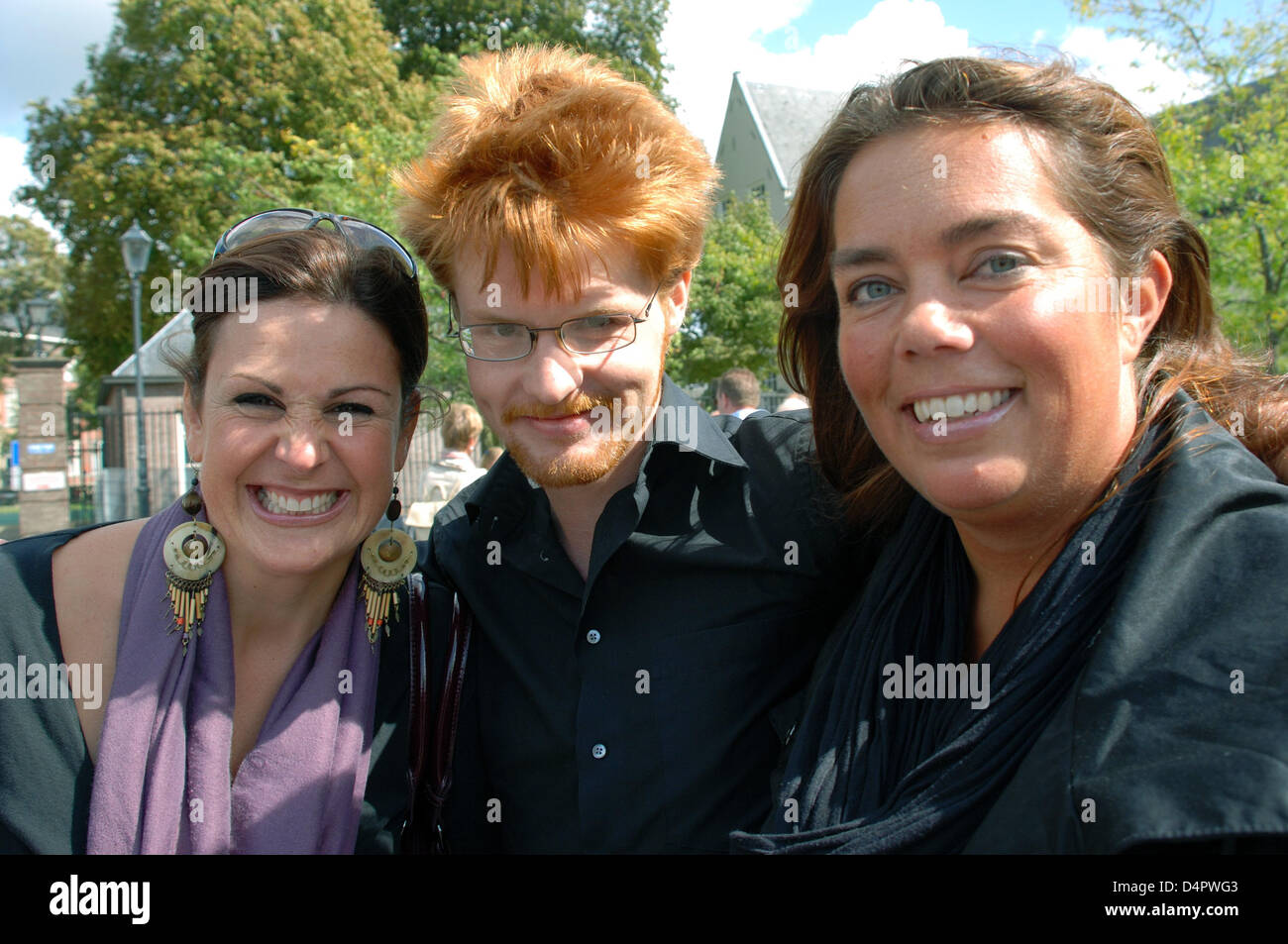 Two dutch women hi-res stock photography and images - Alamy