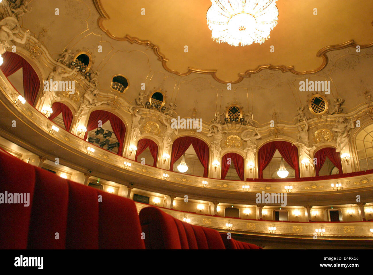 The new seating with integrated interpreter devices of Berlin?s ...
