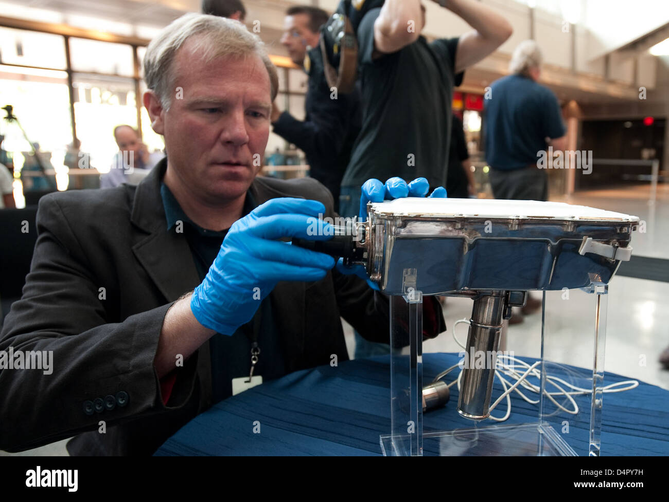 Apollo 11 tv moon landing hi-res stock photography and images - Alamy