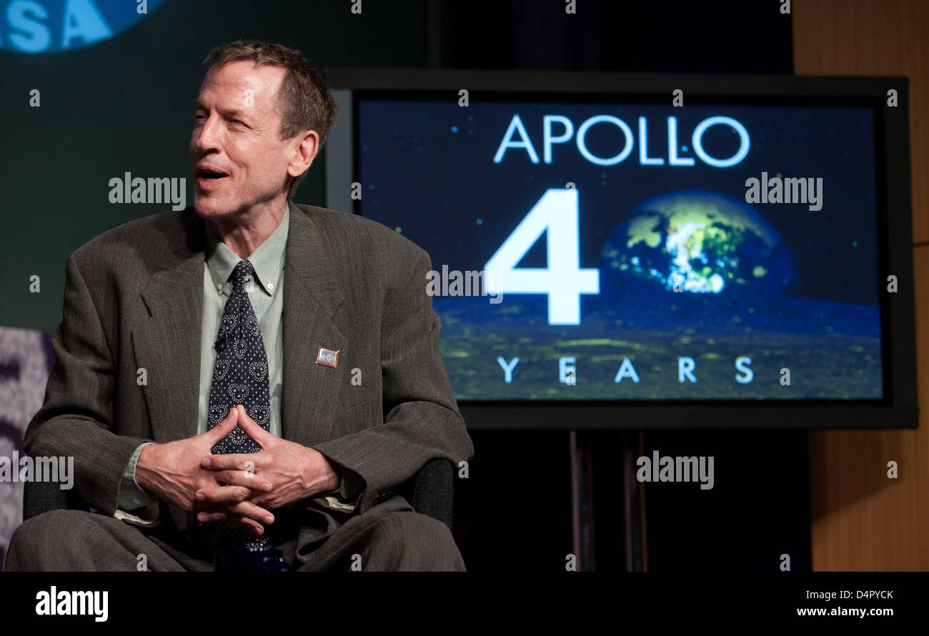 Legacy of Apollo Discussion (200907160017HQ Stock Photo - Alamy