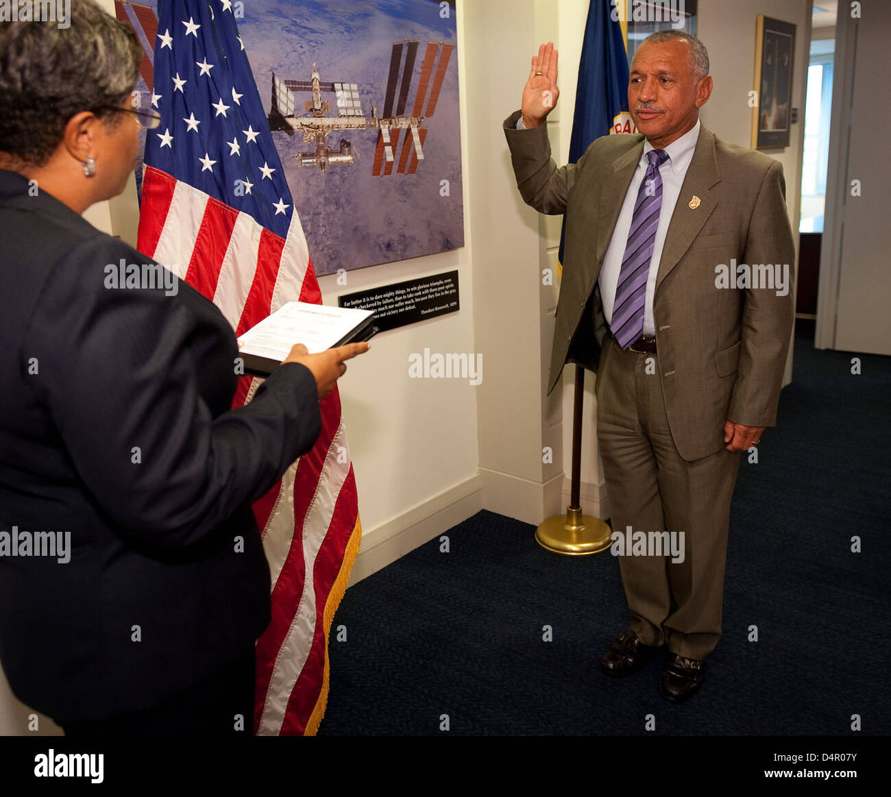 Charles F. Bolden Jr. is sworn in as NASA Administrator at NASA ...