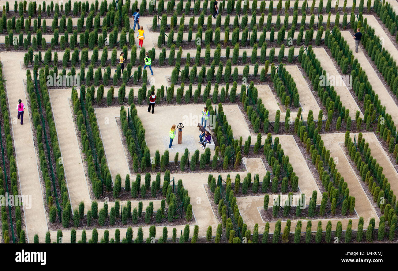 Children enjoy themselves in a labyrinth at ?Teichland? theme park in ...