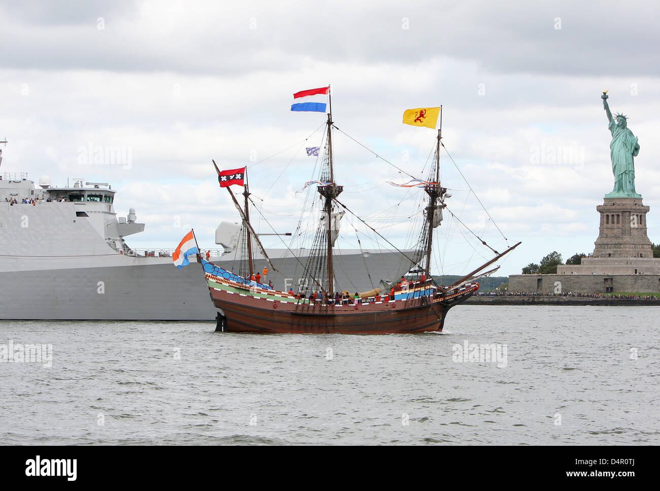 Dutch Crown Prince Willem-Alexander and Crown Princess Maxima make a ...