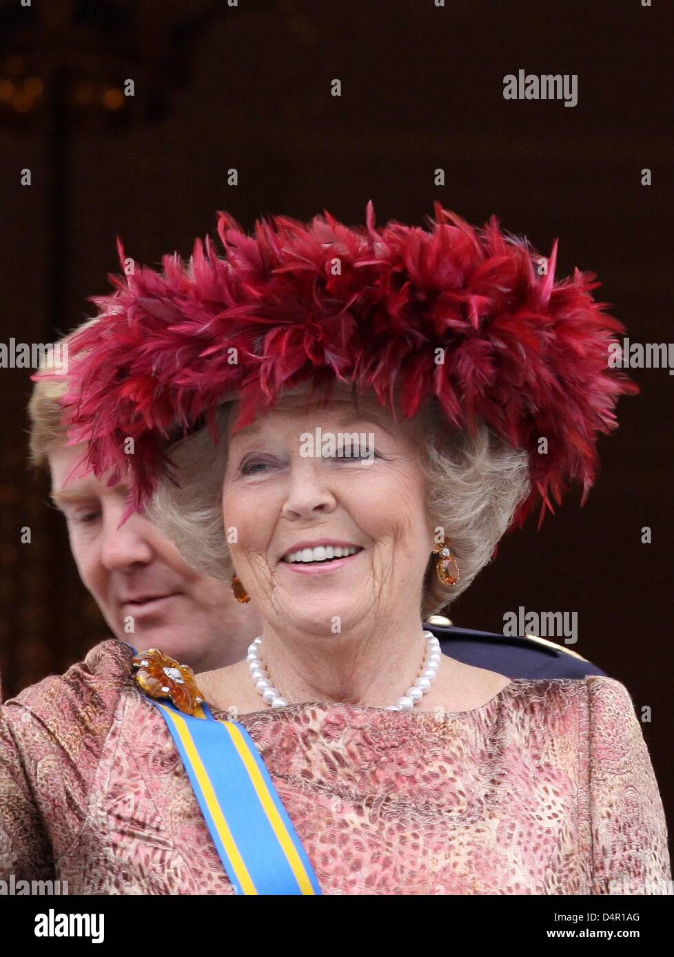 Dutch queen beatrix crown prince hi-res stock photography and images ...