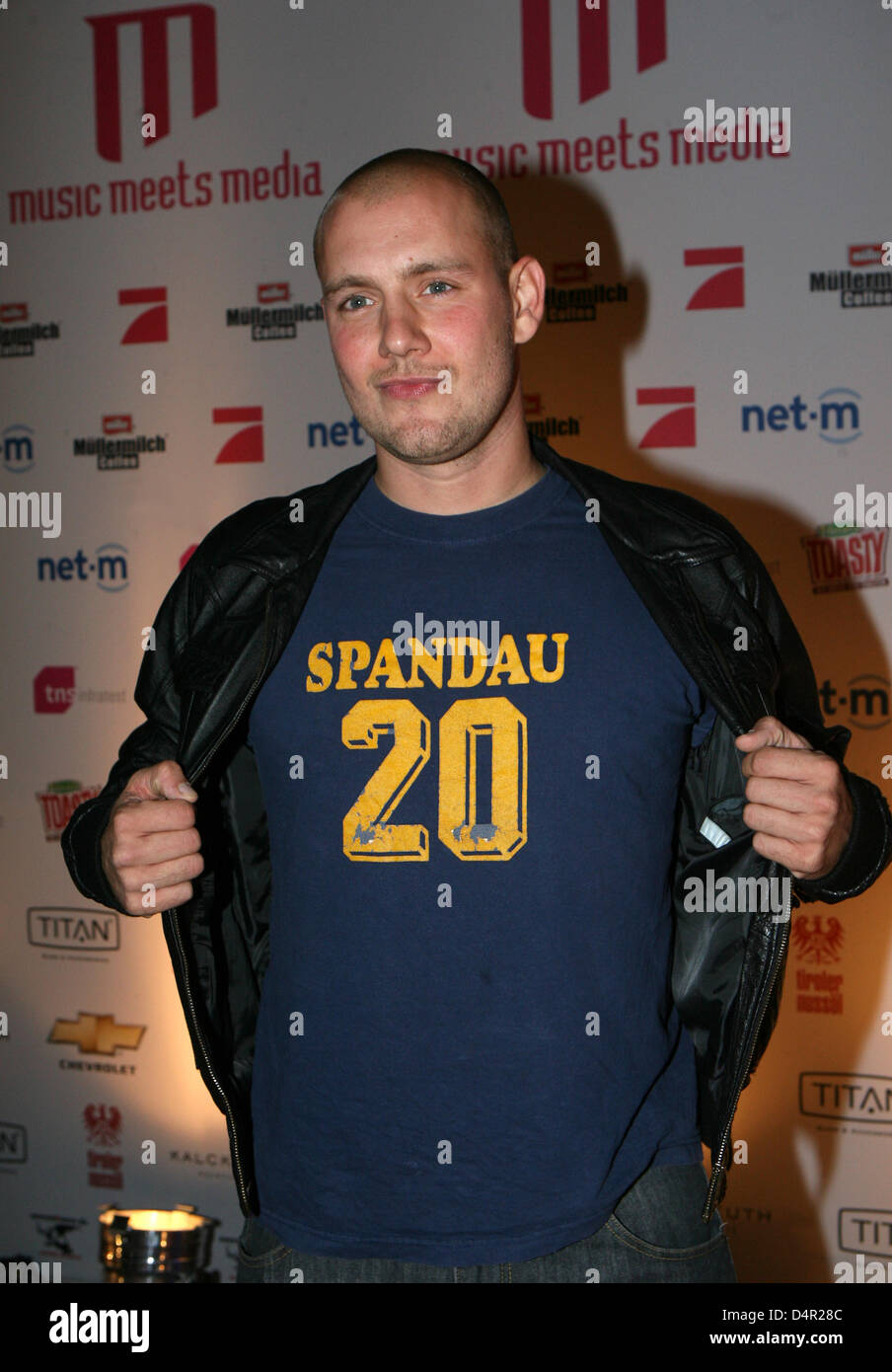 Arts culture entertainment ace music entertainment celebrities smiling ...