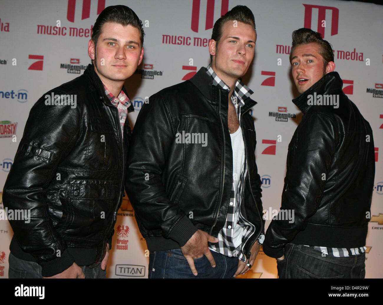 Arts culture entertainment ace music celebrities smiling facial ...