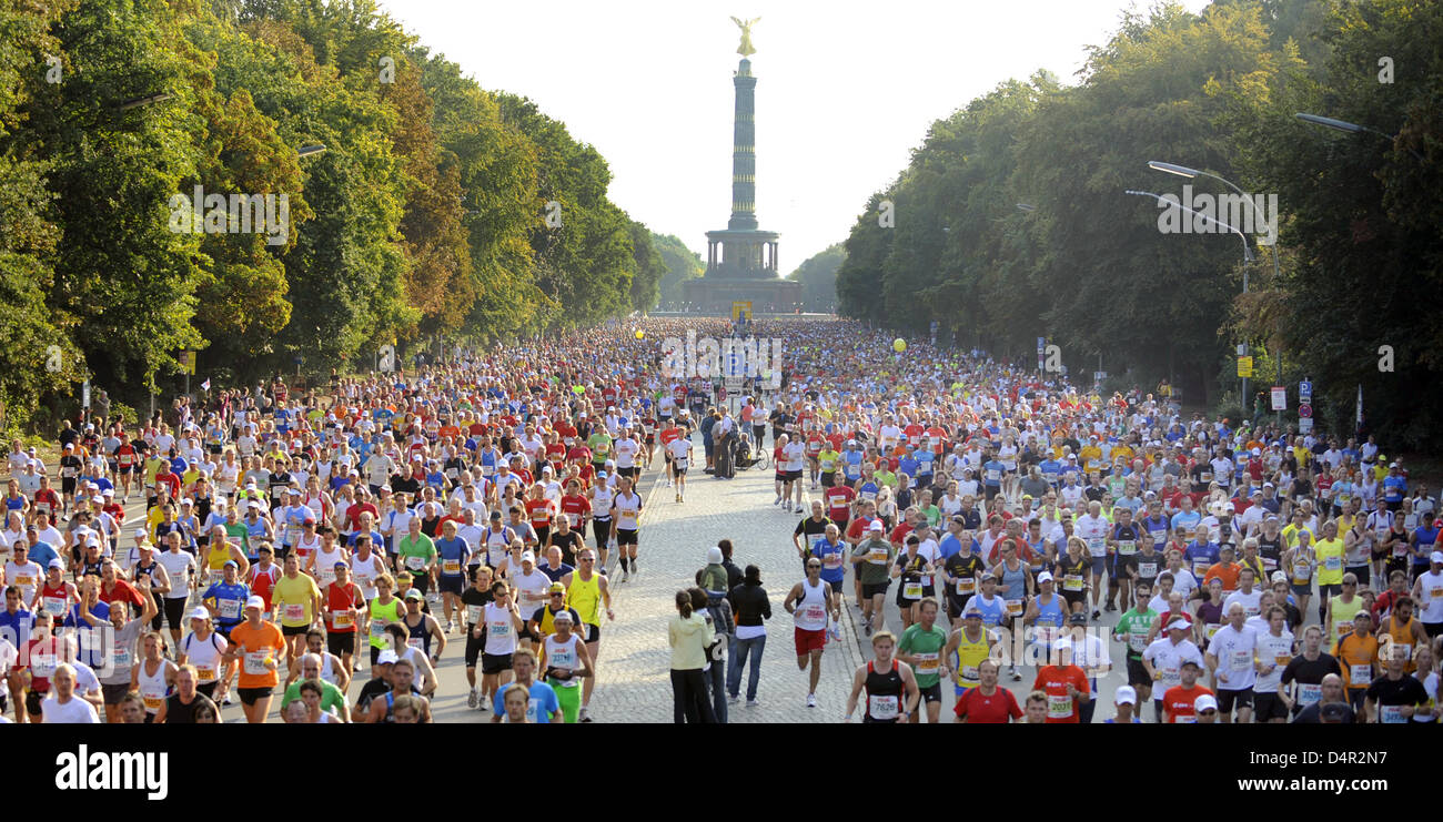 Athletes participate in the 36th Berlin Marathon in Berlin, Germany, 20 ...
