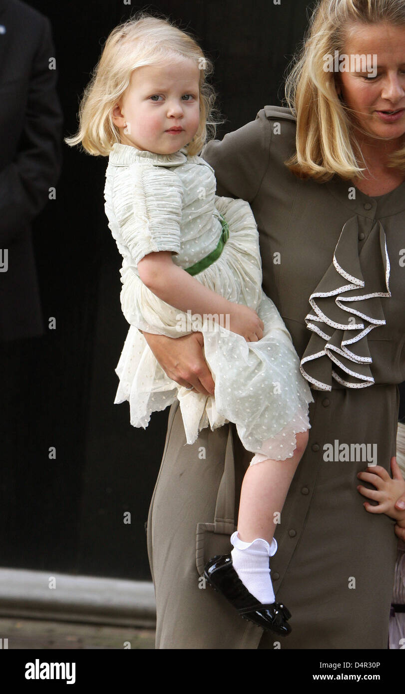 Princess Mabel holds her daughter Zaria during the baptism of Pieter ...