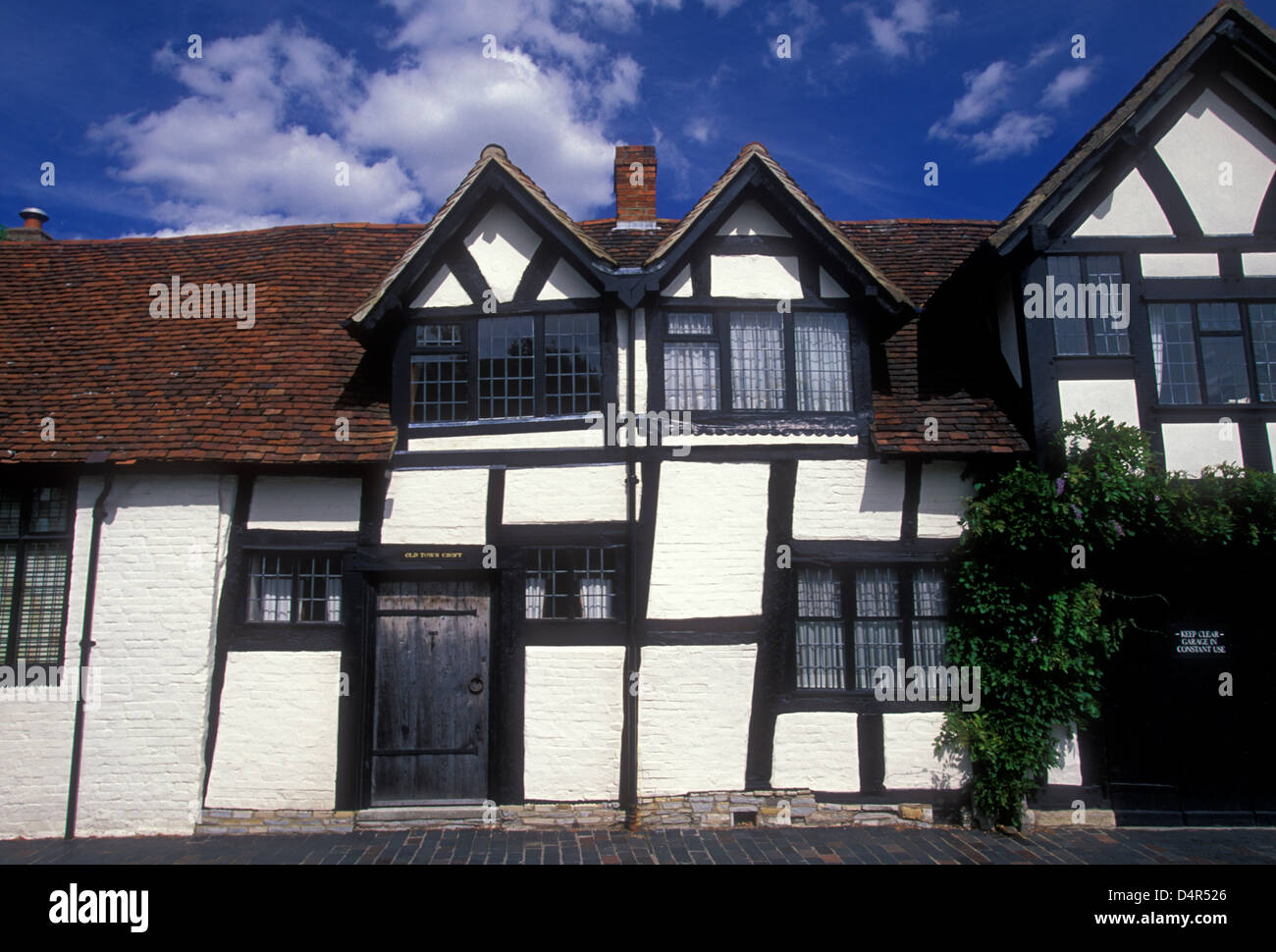 Timber frame dormer window hi-res stock photography and images - Alamy