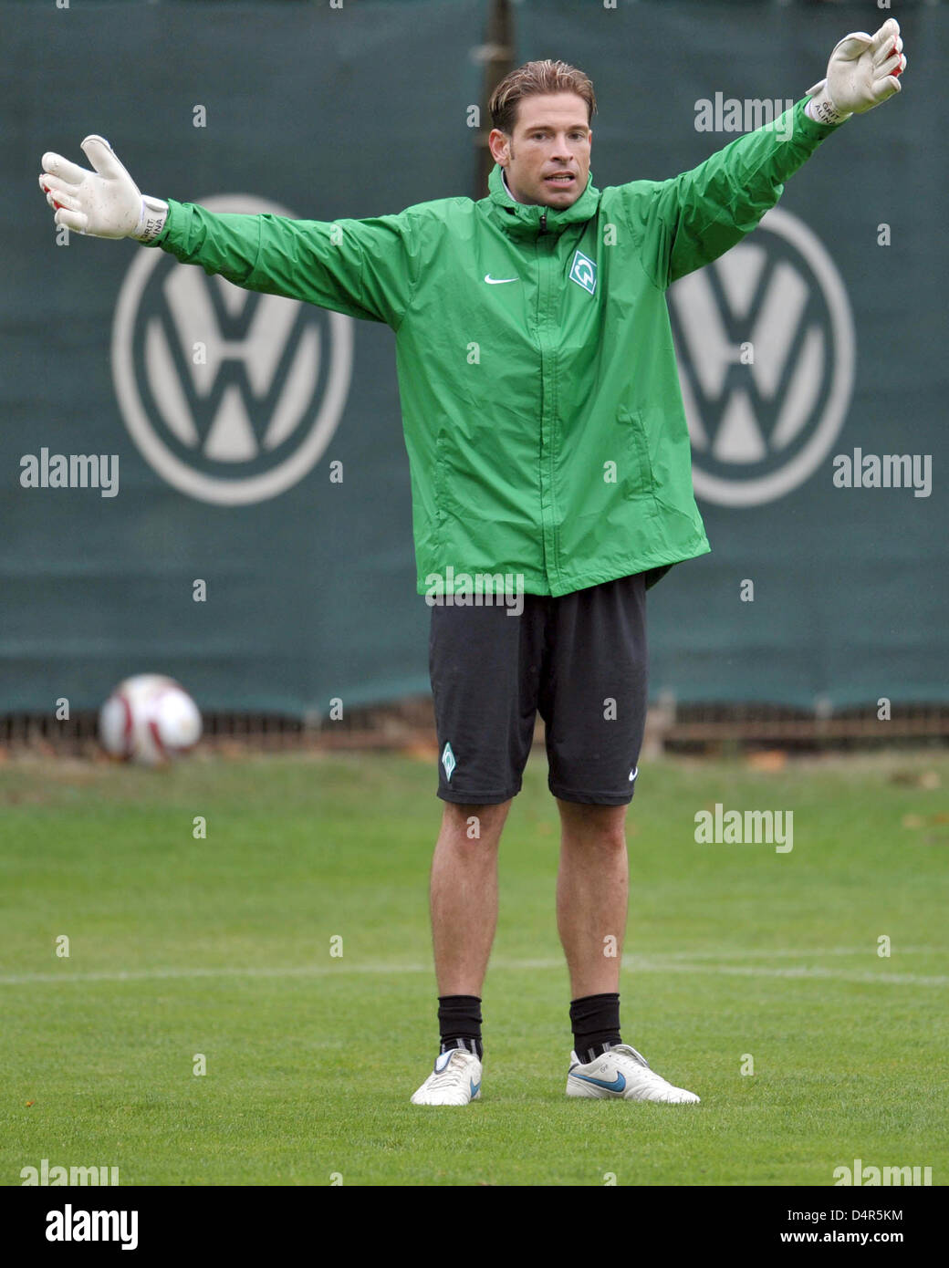 Bremen?s goal keeper Tim Wiese pictured during the team?s trainig ...