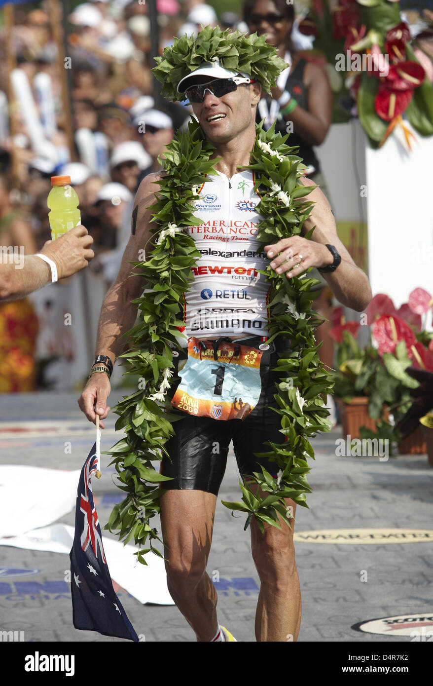 Hawaii triathlon finish line hi-res stock photography and images - Alamy