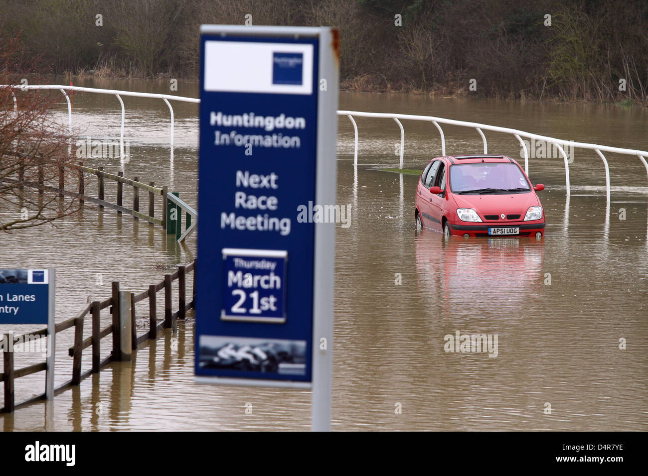 Flooding huntingdon racecourse hi-res stock photography and images - Alamy