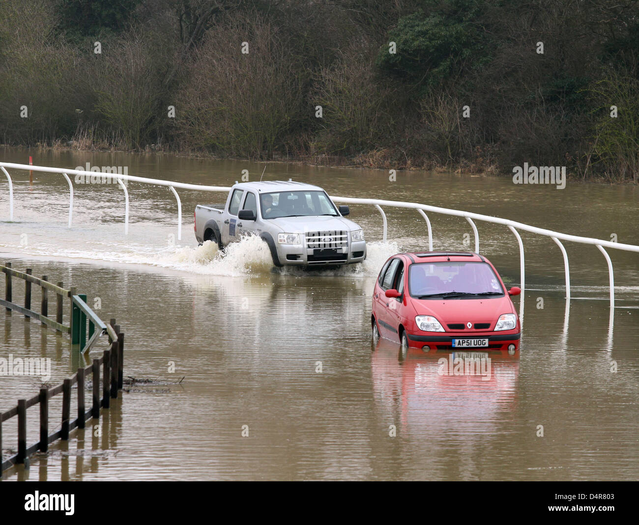 Cambridgeshire, UK Weather 18.03.13 Flooding at Huntingdon racecourse ...