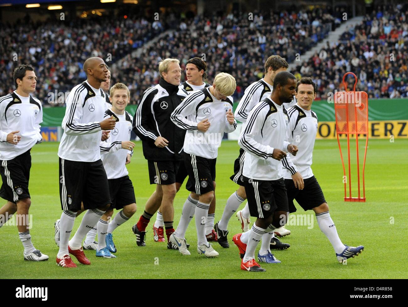 Germany?s national soccer team during a public practice session at HSH ...