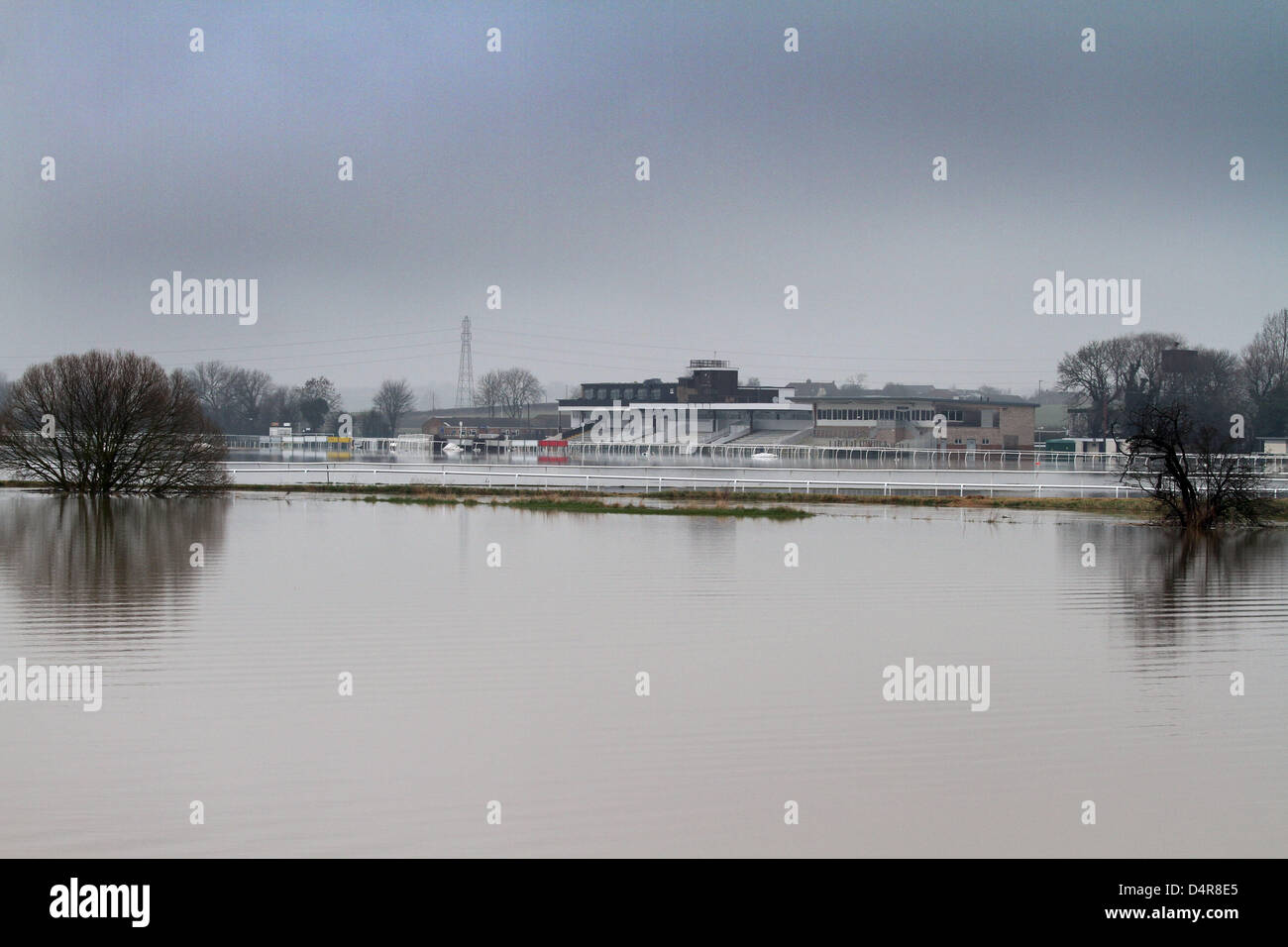 Cambridgeshire, UK Weather 18.03.13 Flooding at Huntingdon racecourse ...