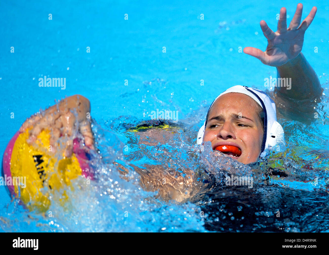 Fights pool hi-res stock photography and images - Alamy