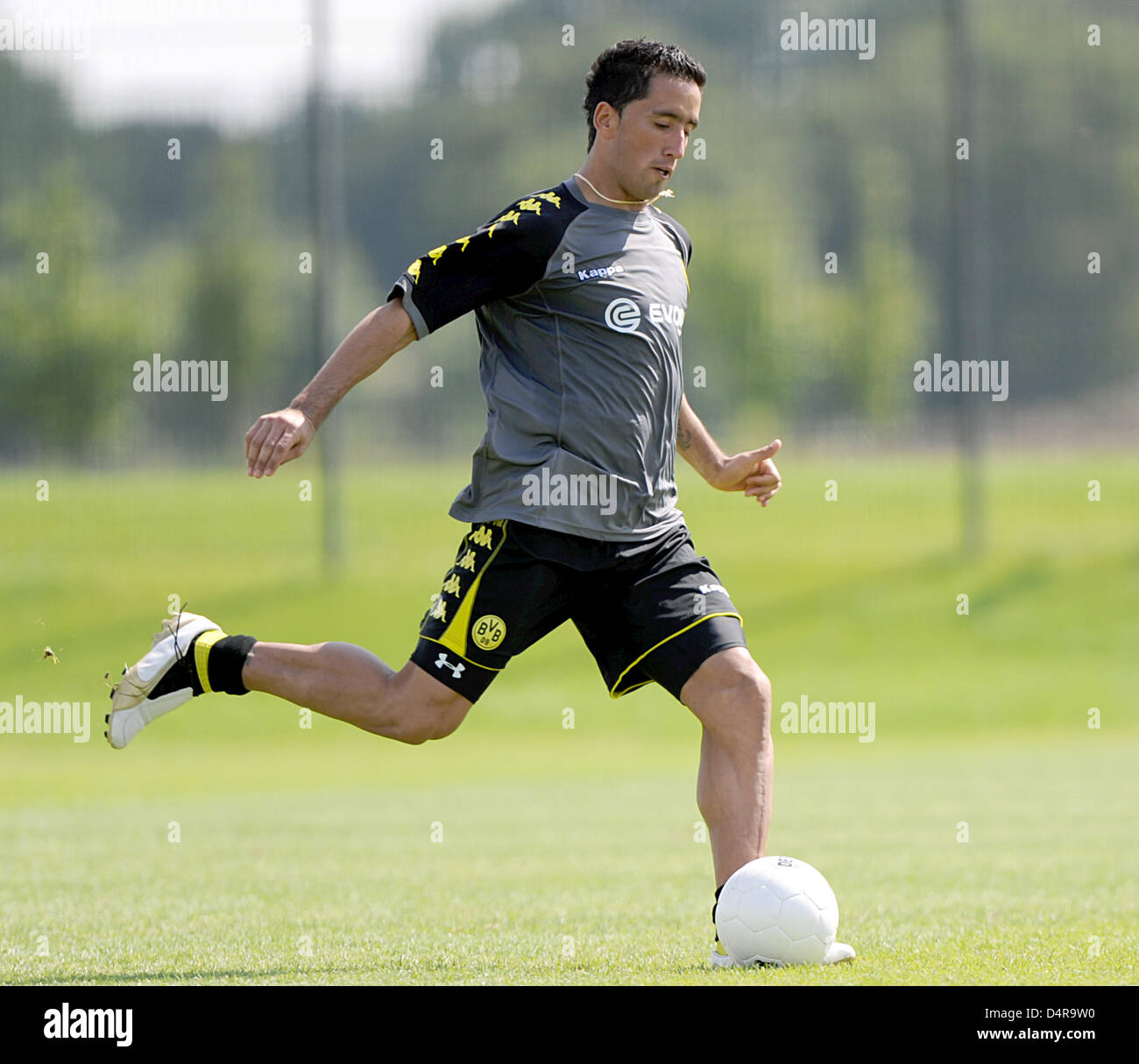 Bvb borussia dortmund training hi-res stock photography and images - Alamy