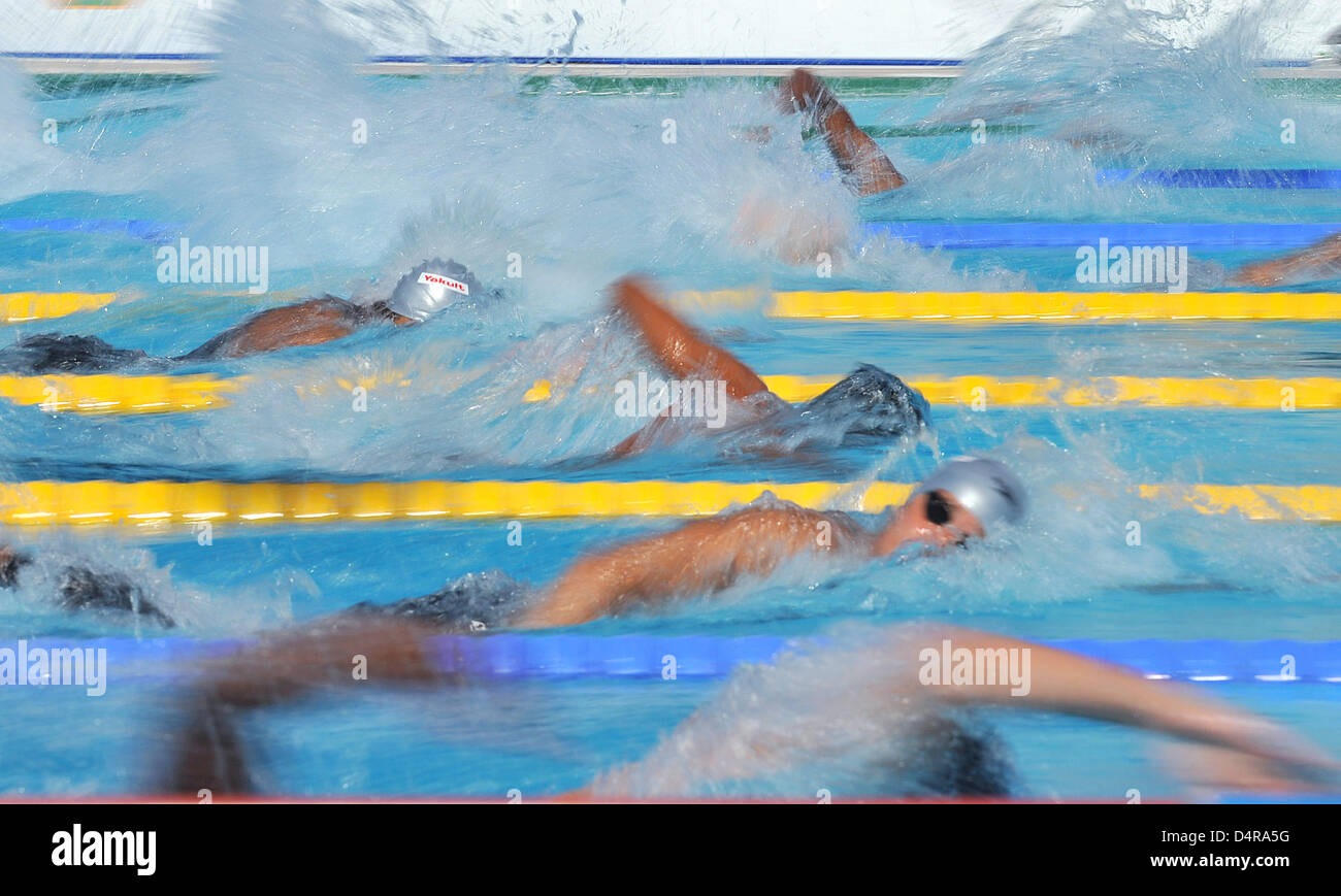 Male swimmers compete hi-res stock photography and images - Alamy