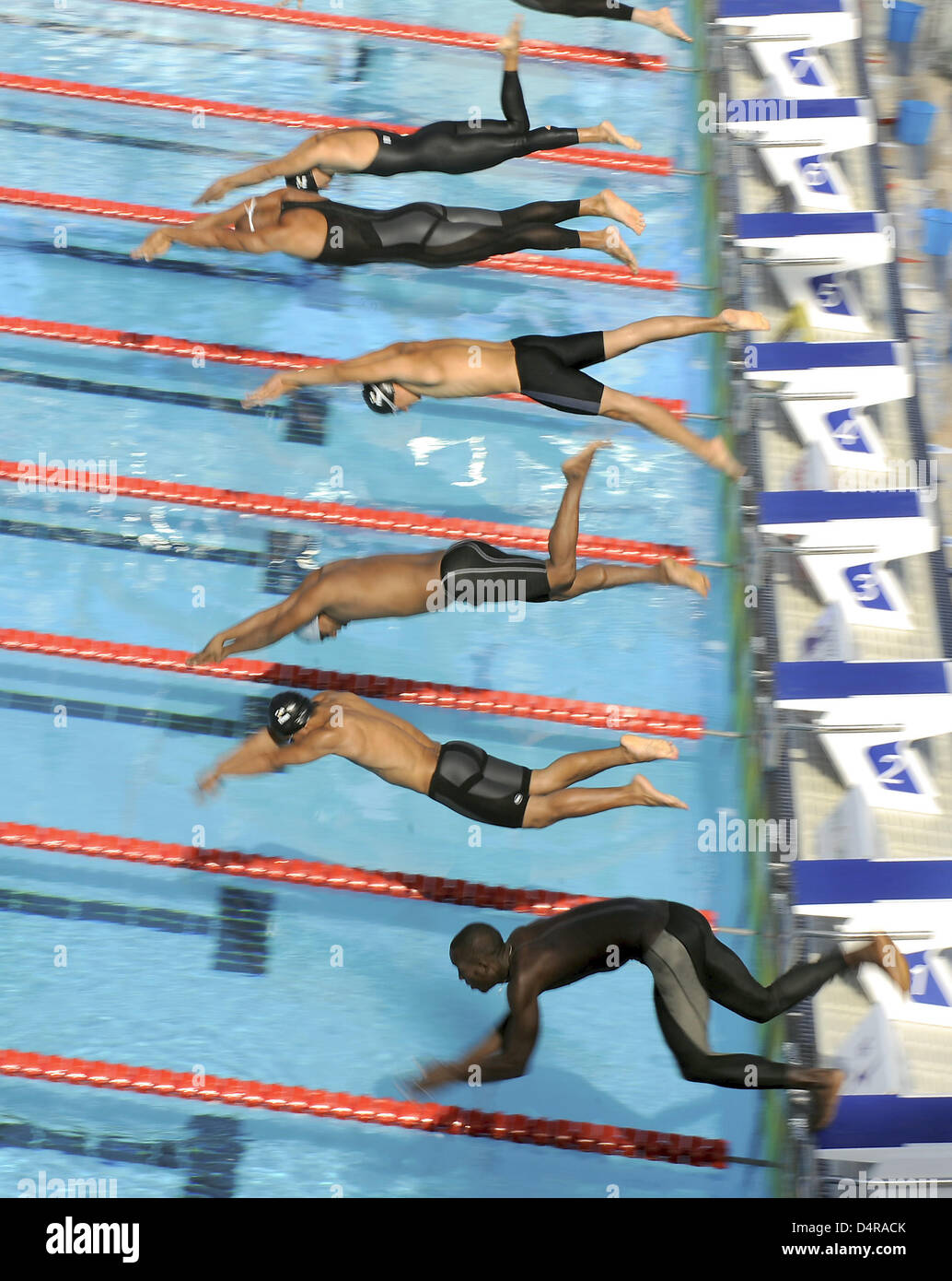 Male swimmers compete hi-res stock photography and images - Alamy