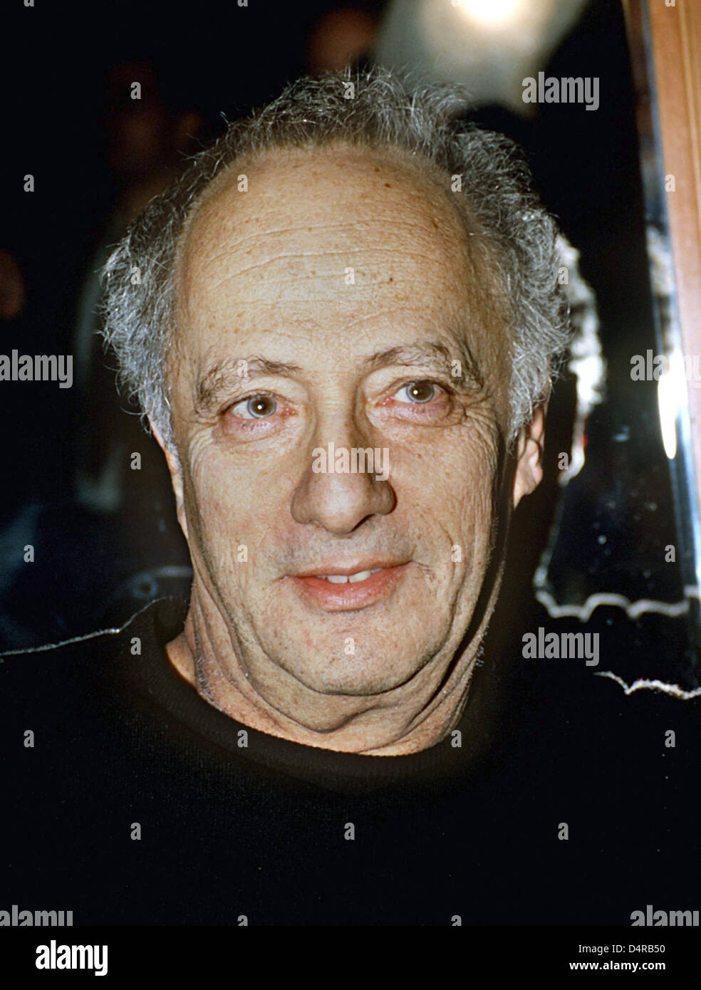 (dpa file)- This file picture dated 11 April 1989 shows theatre ...