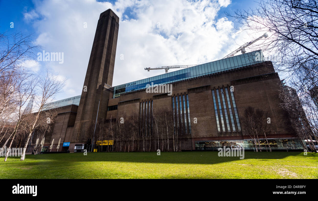 London tate modern wide hi-res stock photography and images - Alamy