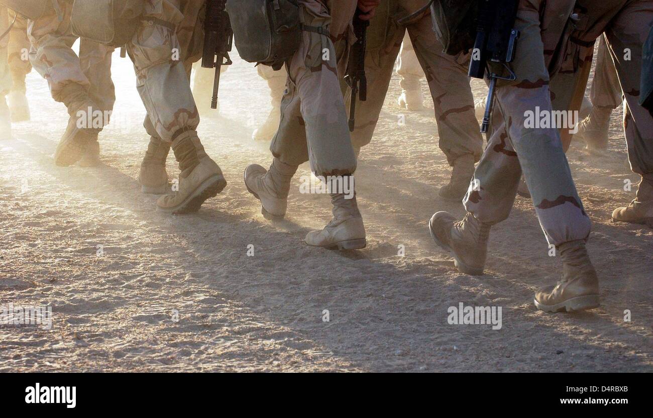 Us marines in iraq 2003 hi-res stock photography and images - Alamy