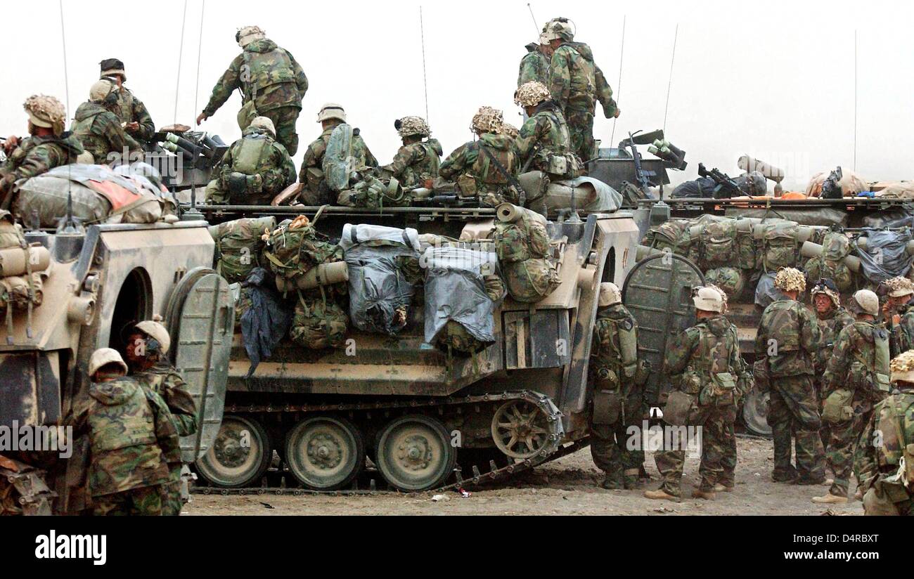 Marines in iraq hi-res stock photography and images - Alamy