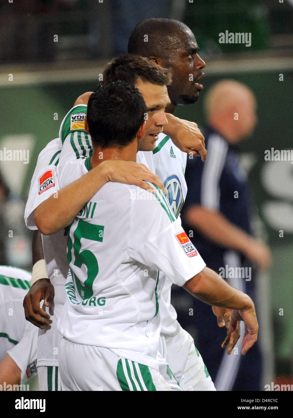 Wolfsburg?s Karim Ziani (FRONT), Zvjezdan Misimovic (C)and Grafite ...