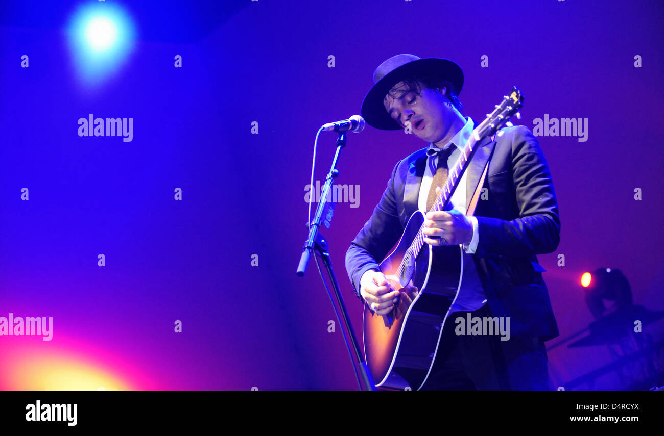 Pete doherty 2009 hi-res stock photography and images - Alamy