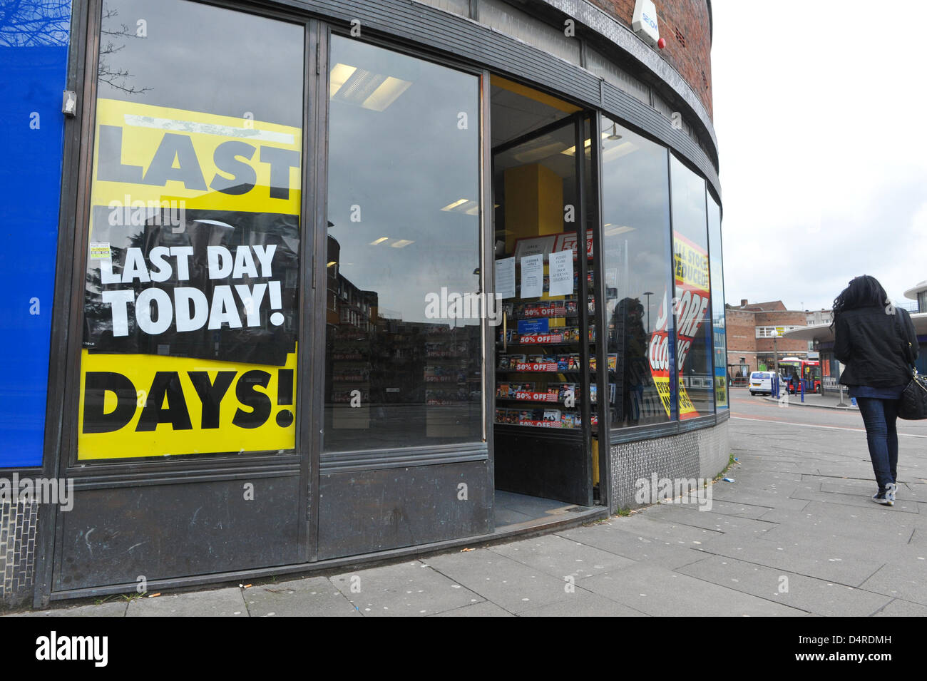 Blockbuster store closing hi-res stock photography and images - Alamy