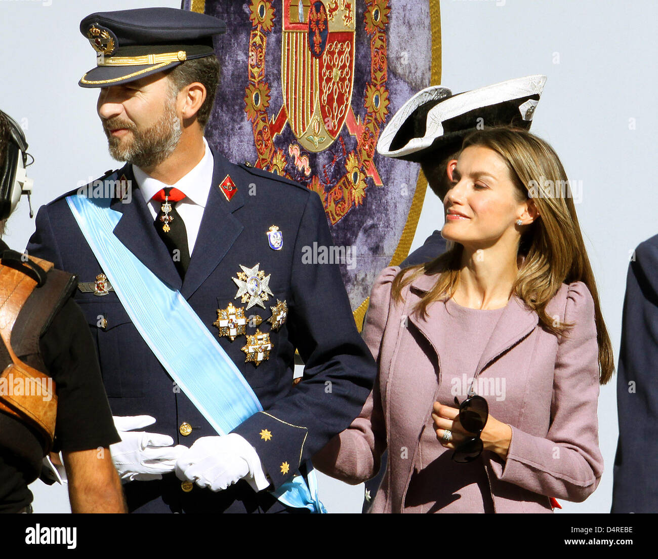Spanish Crown Prince Felipe and Crown Princess Letizia attend the ...