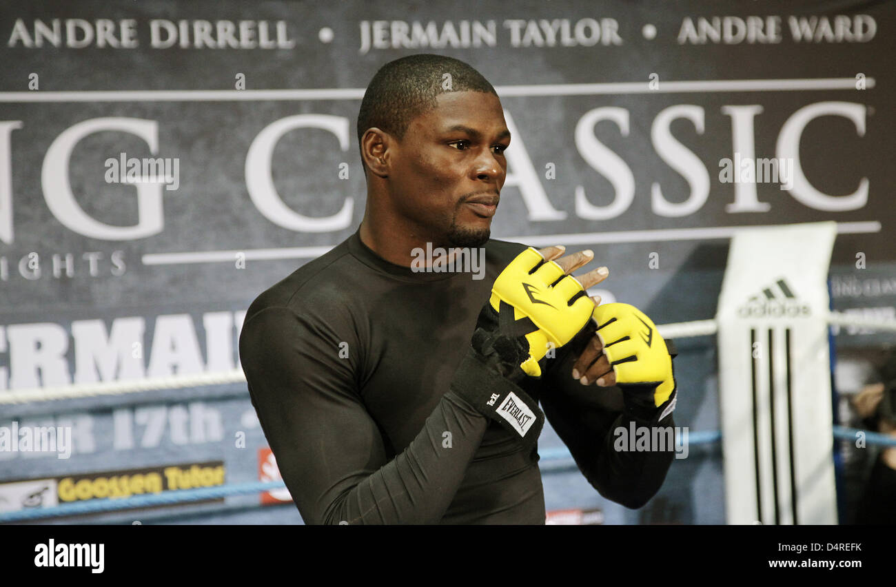 US super middleweight boxer Jermain Taylor trains during a public ...