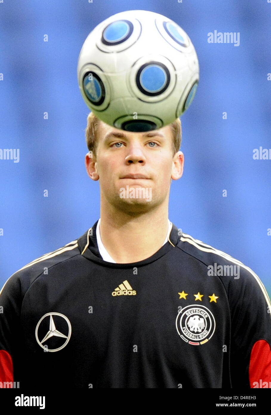 German national soccer player Manuel Neuer pictured during a training ...