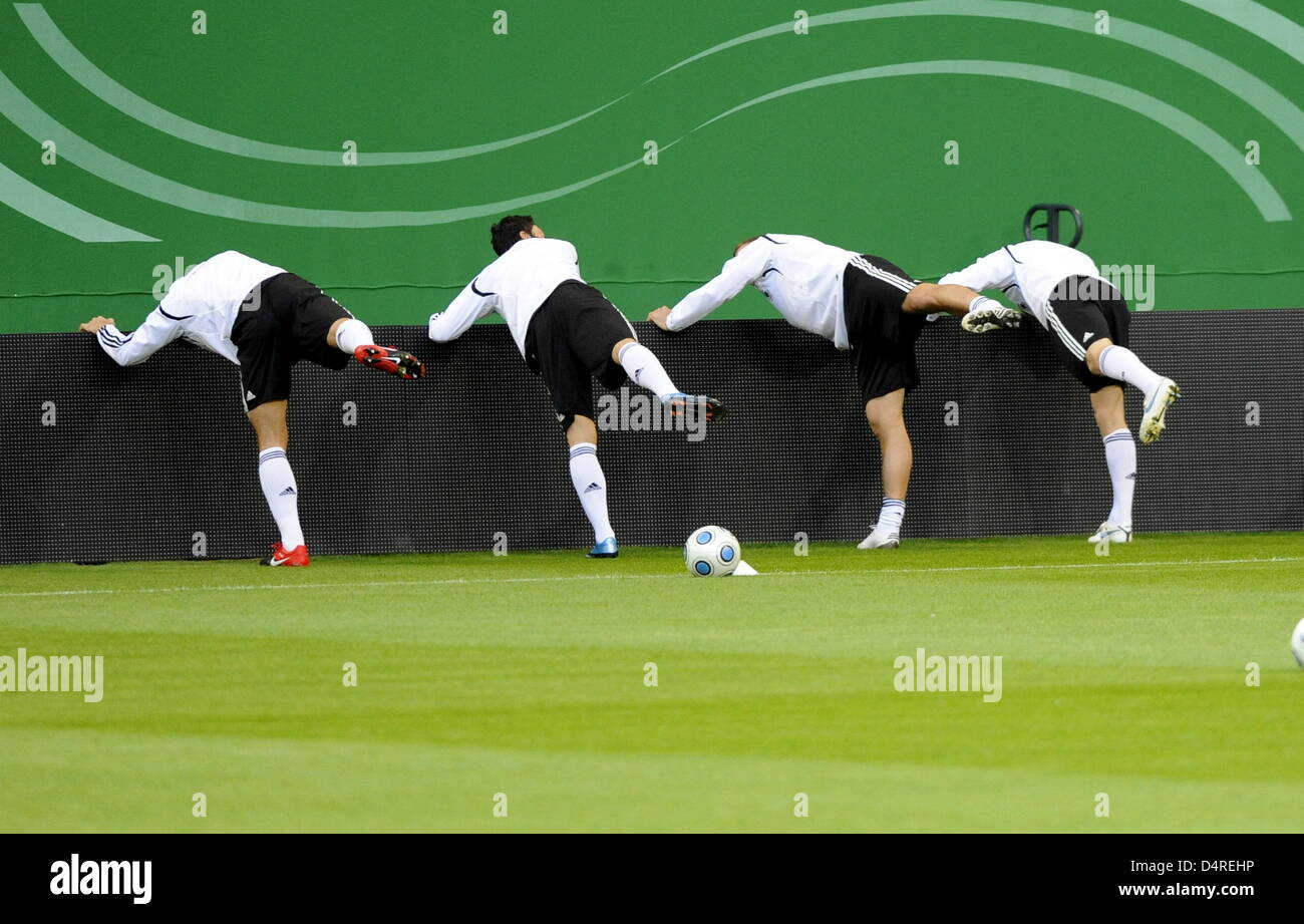 German national players pictured during a training session in Hamburg ...