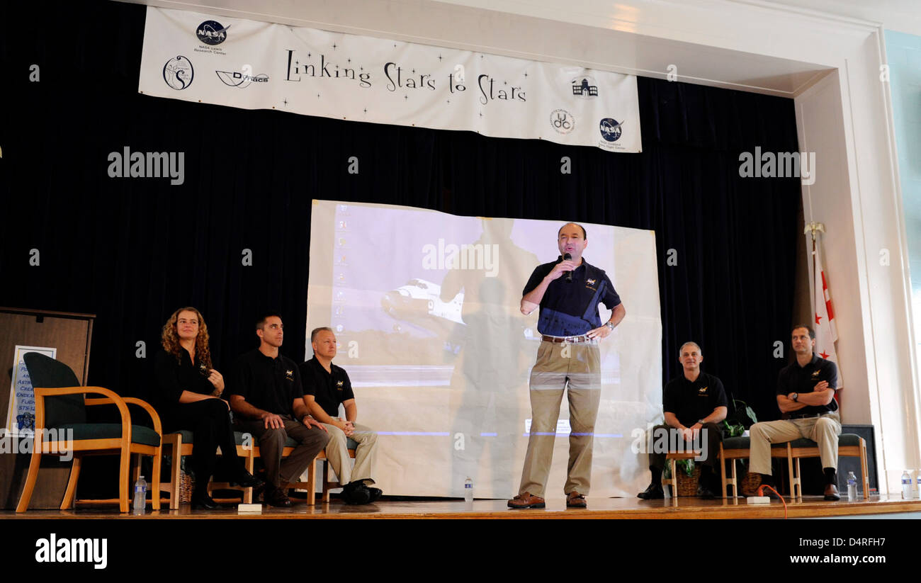 STS-127 Crew Visit to Anne Beers Elementary (200909240006HQ Stock Photo ...