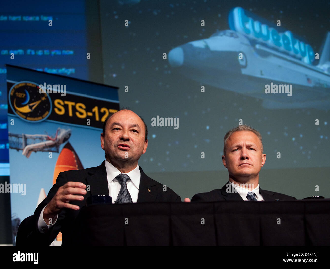 STS-127 astronauts, including Doug Hurley, Carla Cioffi, and Mark ...