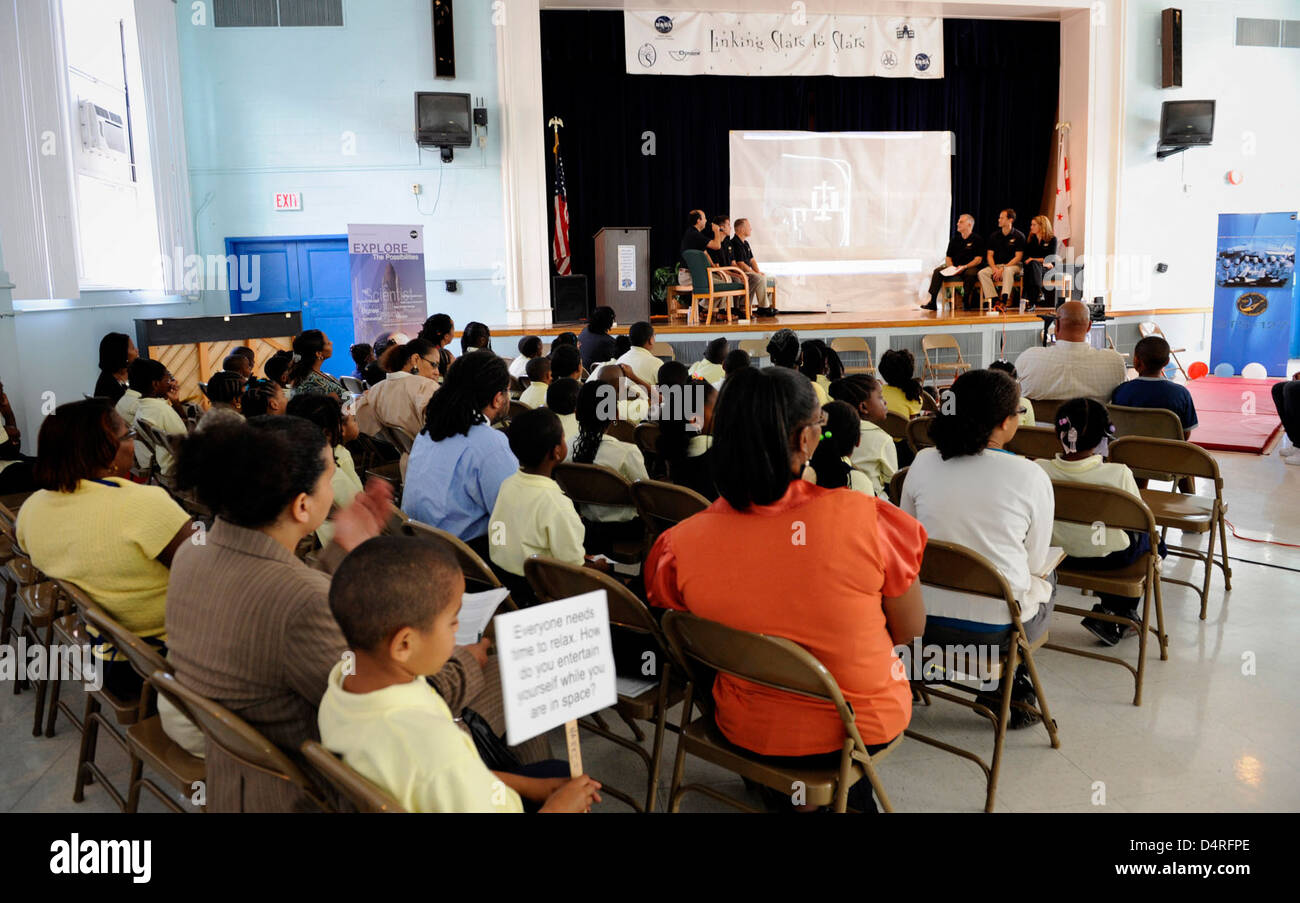 STS-127 Crew Visit to Anne Beers Elementary (200909240005HQ Stock Photo ...