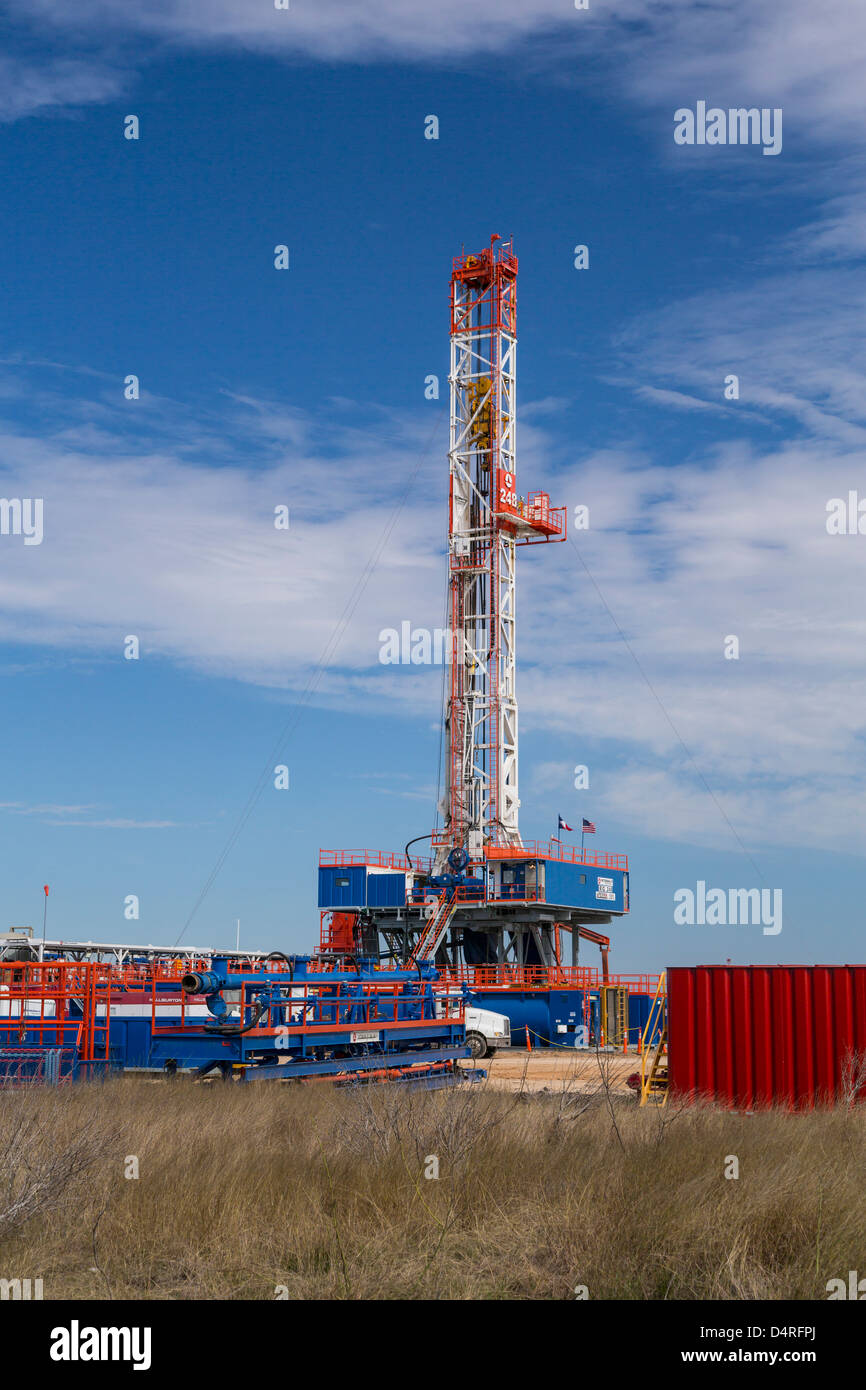 An exploratory oil well drilling rig near Peggy, Texas, USA Stock Photo ...