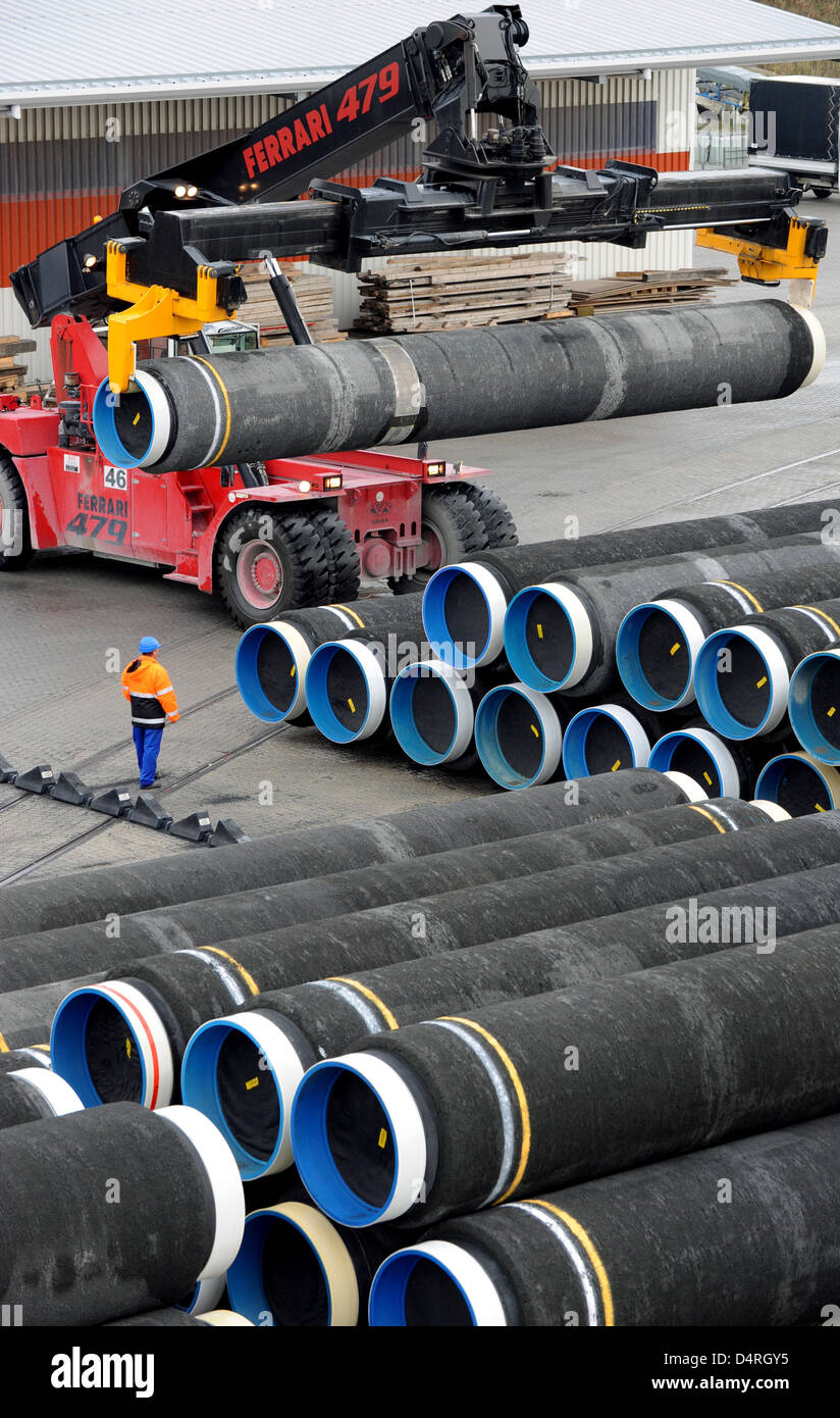 Sheathed steel pipes for the 1,200-kilometres Baltic Sea gas pipeline ...