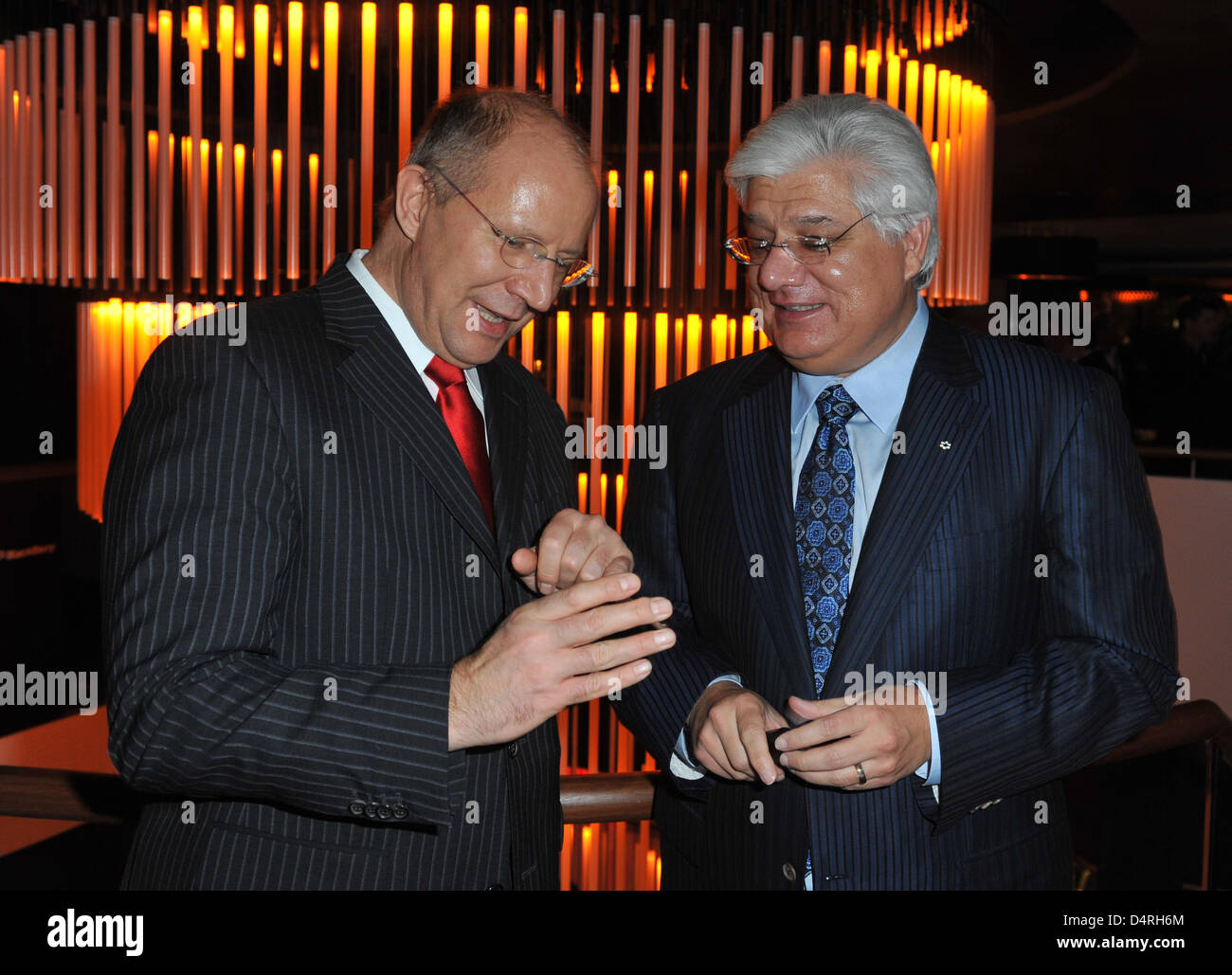 Mike Lazaridis (R), BlackBerry inventor, and Hartmut Kremling, member ...