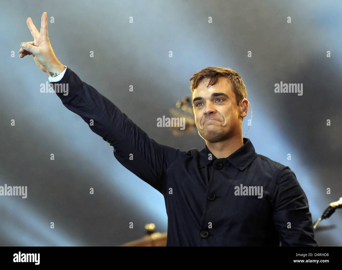 Arts culture entertainment ace music male celebrity singer gesture ...