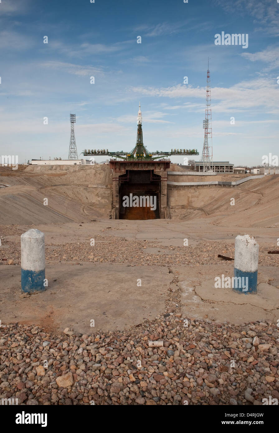 Expedition 23 Soyuz Rollout (201003310023HQ Stock Photo - Alamy