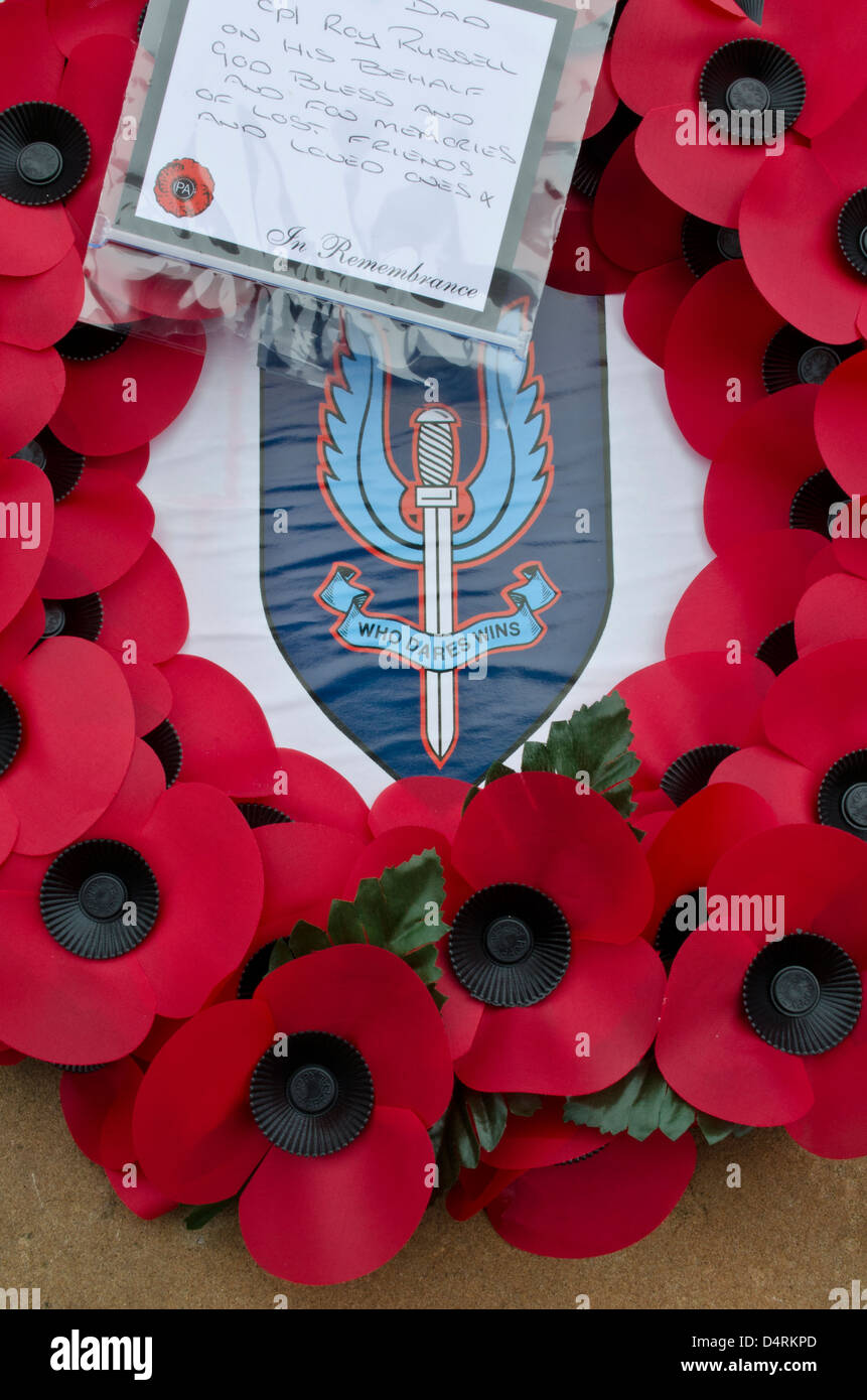 Wreath of poppy,s on memorial day Stock Photo - Alamy
