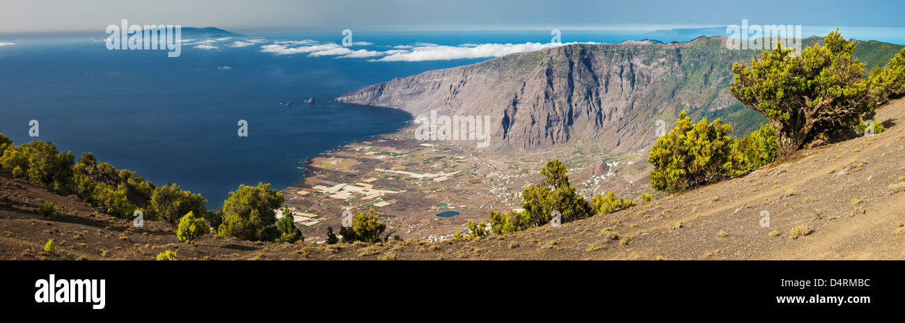 El hierro roques de salmor hi-res stock photography and images - Alamy