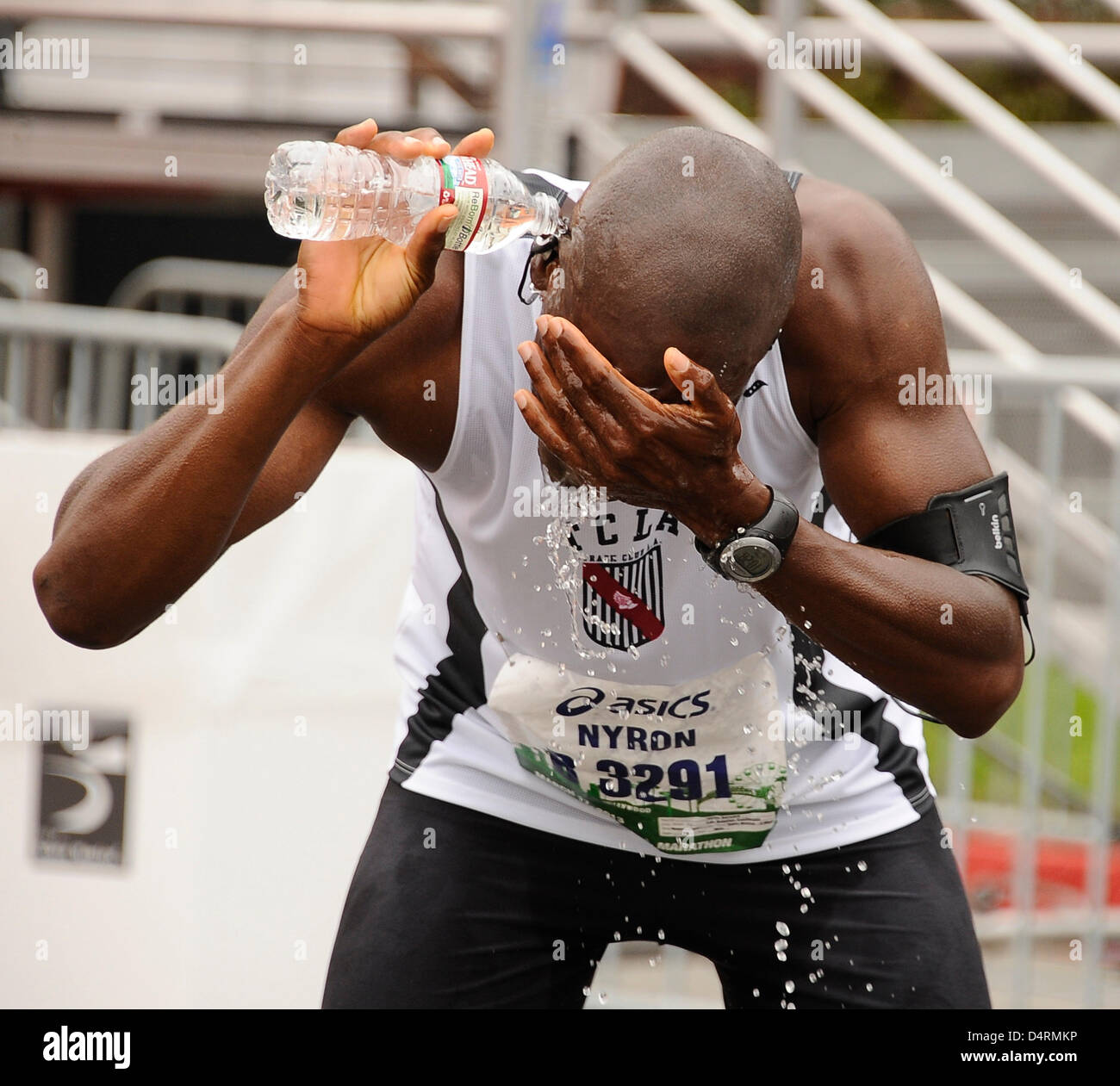 March 17,2013. Santa Monica Calif. USA LA marathon runners feel the ...