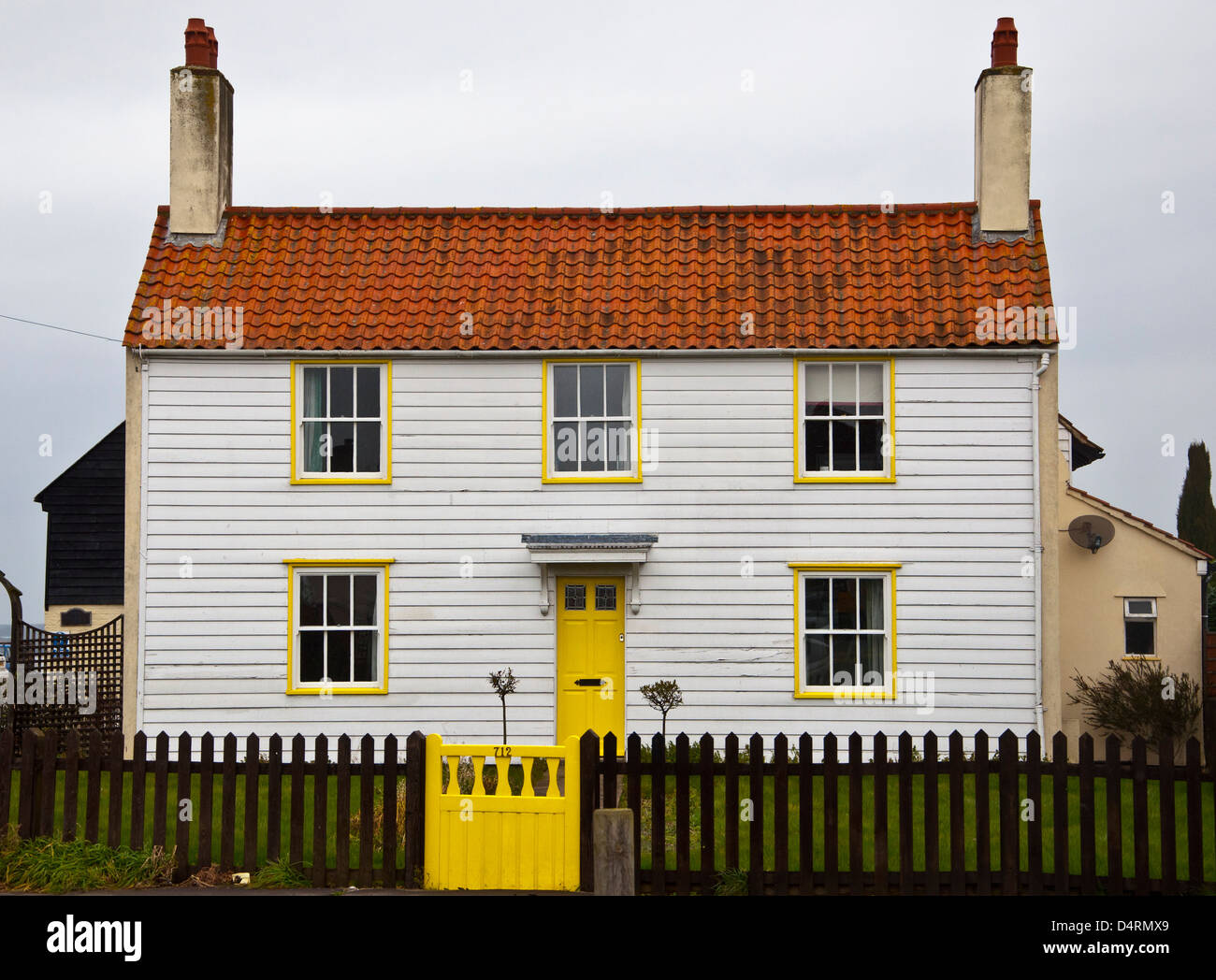 Clapper board house hi-res stock photography and images - Alamy
