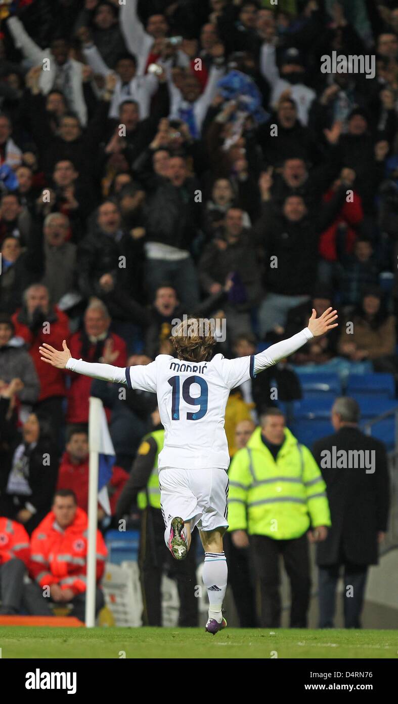 Real Madrid's Luka Modric celebrates after scoring his team's fourth ...