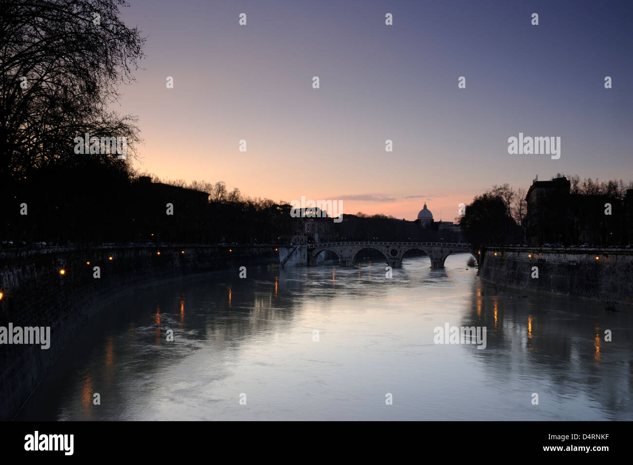 River tiber sunset hi-res stock photography and images - Alamy
