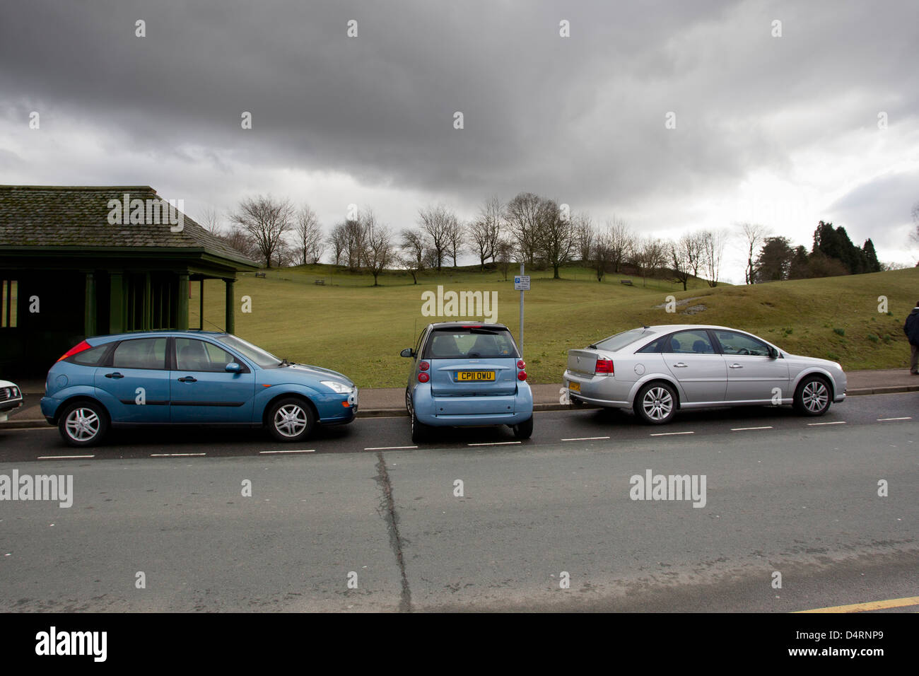 Perpendicular parking hi-res stock photography and images - Alamy