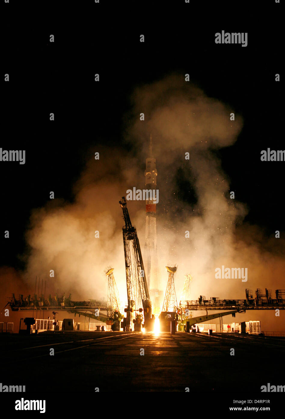 Expedition 24 Soyuz Launch (201006160009HQ) (explored Stock Photo - Alamy